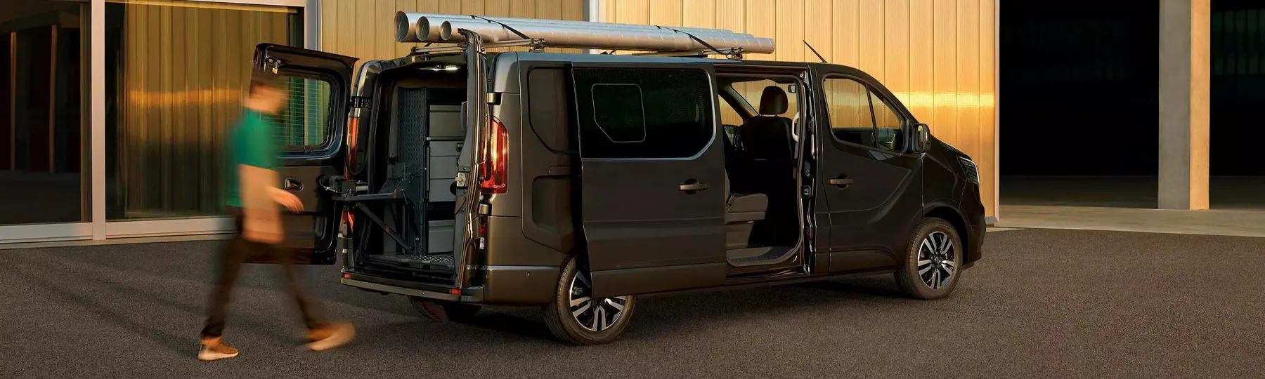 New Renault Trafic Crew Van Vans for Sale | Pentagon Renault